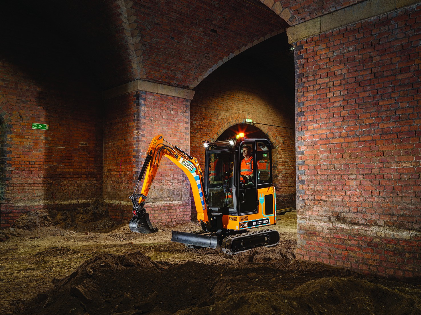 Baumaschinen für den Innenabbruch: Neue Energie zum Aufräumen | Baublatt