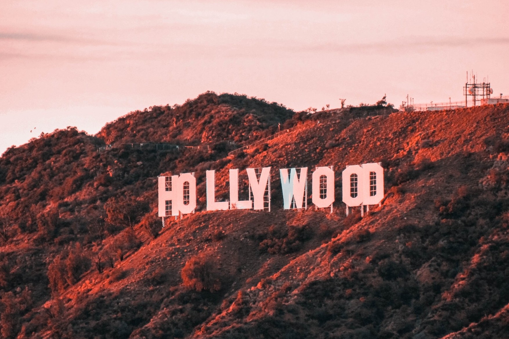 Hollywood-Schriftzug erhält neuen Anstrich zum 100. Geburtstag | Baublatt Hollywood-Schriftzug erhält neuen Anstrich zum 100. Geburtstag | Baublatt